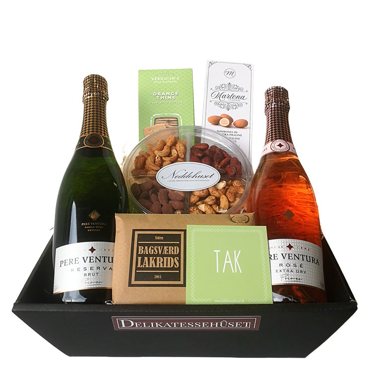 Eksklusiv gavekurv m. Cava, nødder og Bagsværd lakrids - Delikatessehuset Eksklusiv gavekurv m. Cava, nødder og Bagsværd lakrids - Delikatessehuset